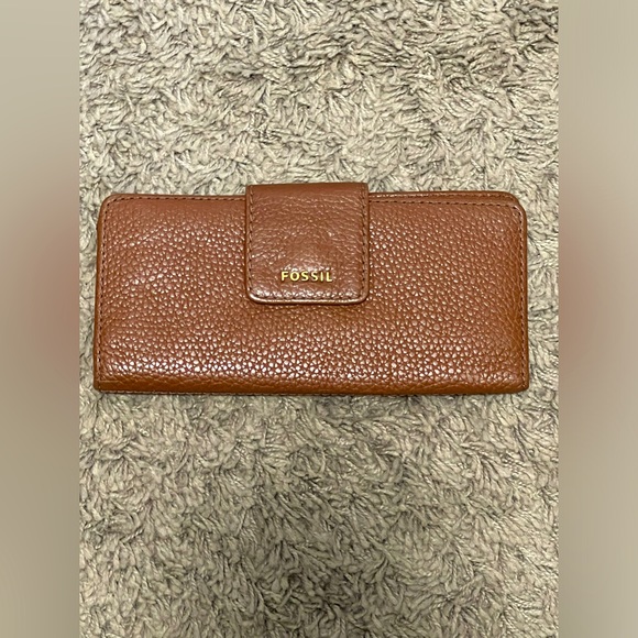 Fossil | Bags | Fossil Brown Pebbled Long Wallet | Poshmark